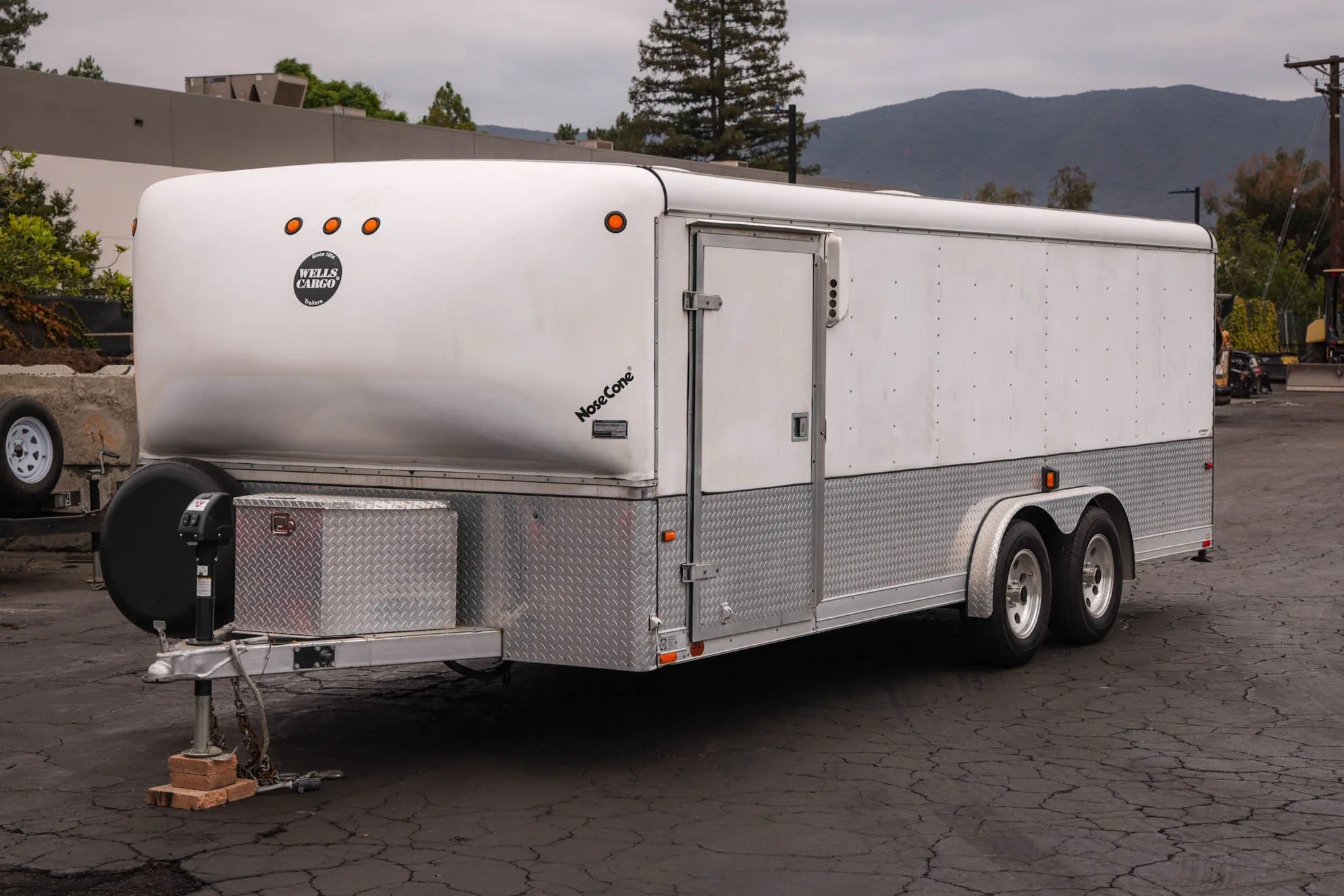 2001 Wells Cargo 20′ Enclosed Trailer - WOB Cars